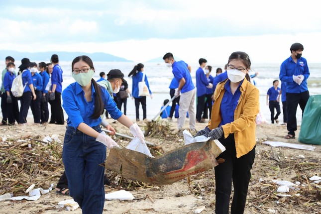 Giảm rác thải nhựa, hướng tới sử dụng bền vững không gian biển – Express24h